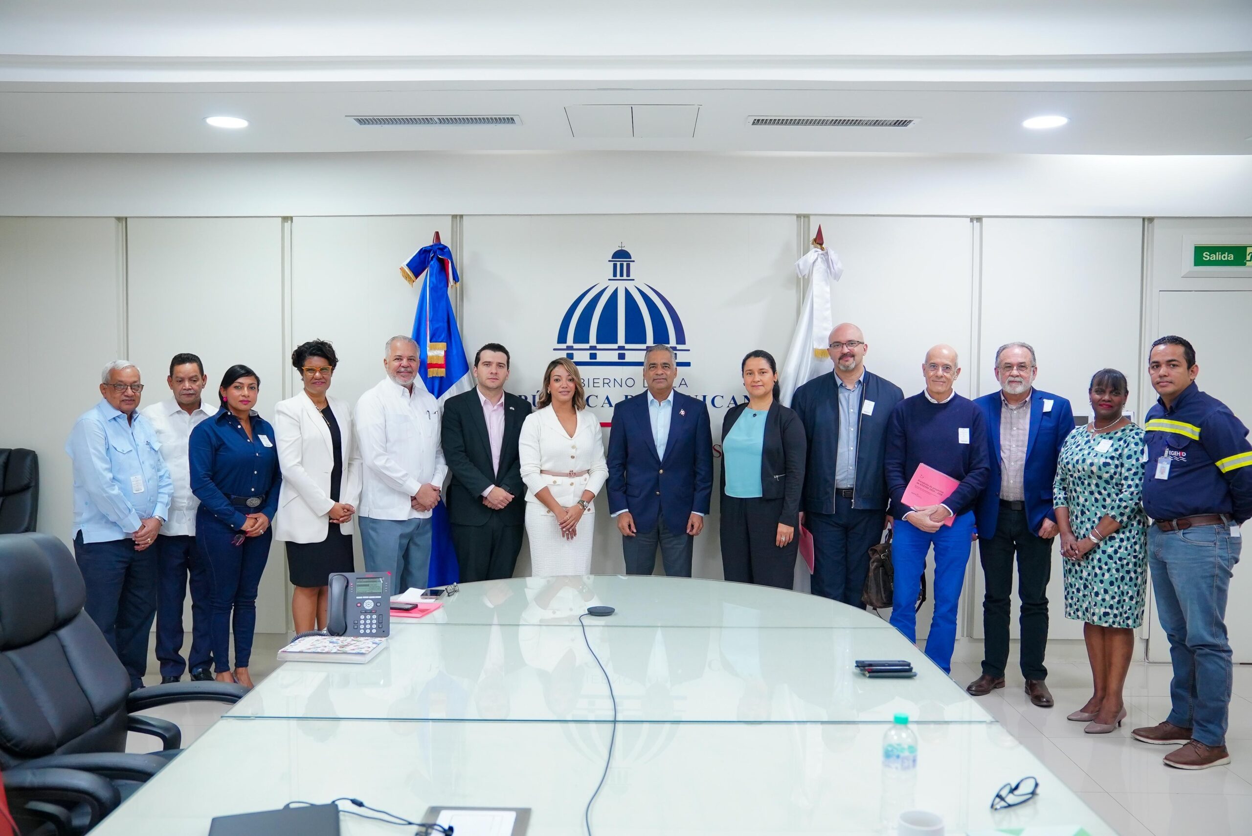 Gobierno estudia proyectos para robustecer la matriz energética ...