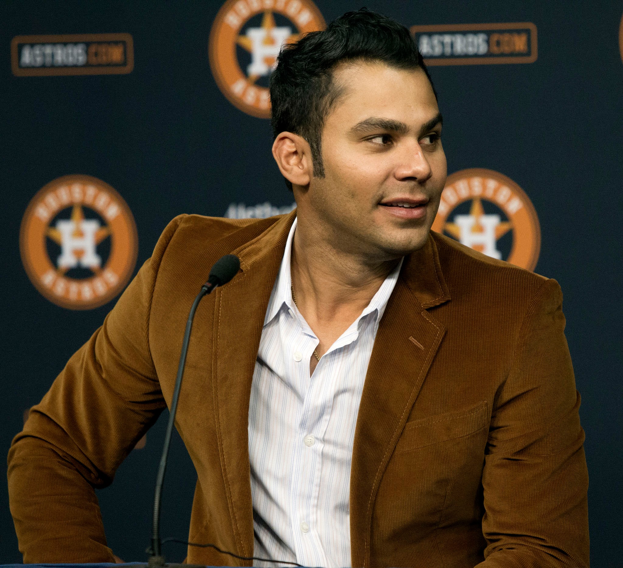 Carlos Peña es el gerente general de los Leones del Escogido ...