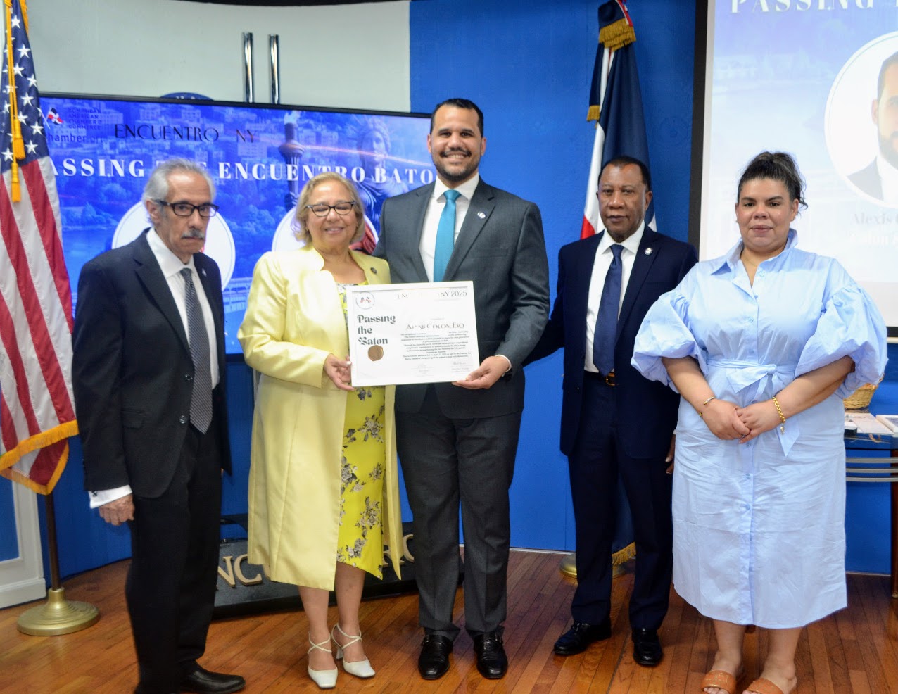 Reconocen en NY abogado dominicano por liderazgo en comunidad jurídica ...